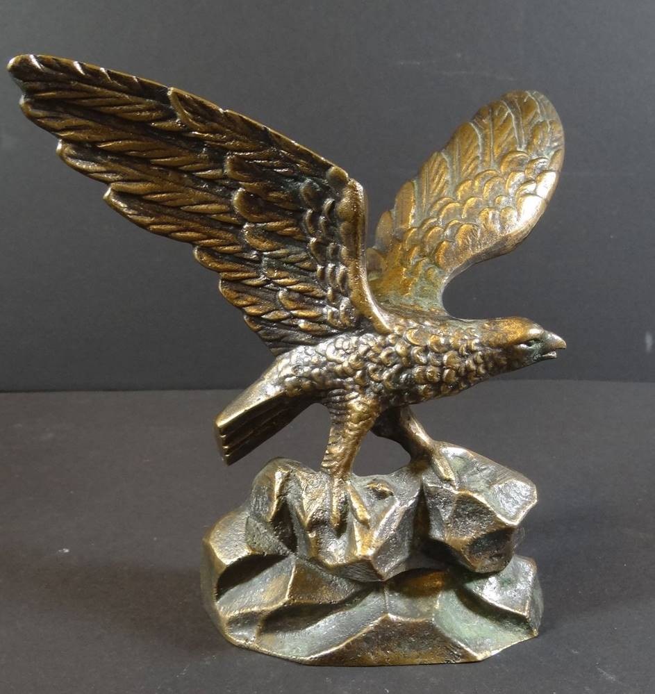 | Bronze Adler auf Felsen, H-15 cm | Auktionshalle Cuxhaven GBR®